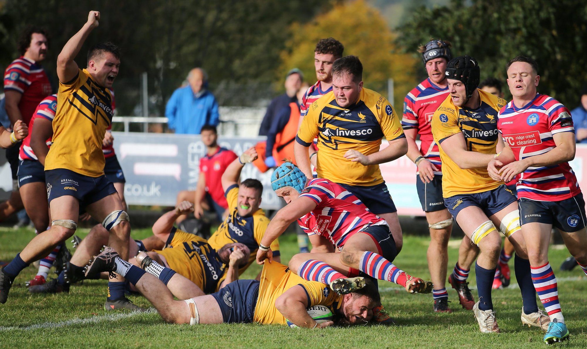 Powerful second half showing sees Henley home